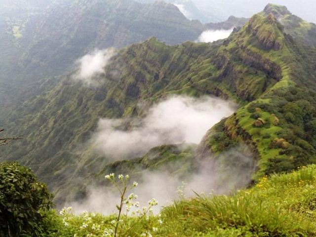 +91 8767459909 | Pune to Panchgani Vedant Cab